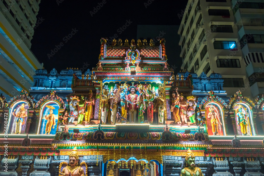 Hindu gods and goddess statues in Sri Krishnan Temple, Bugis, Singapore ...