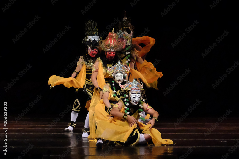 Tari Topeng Panji / Panji Traditional Dance. Traditional mask dance ...