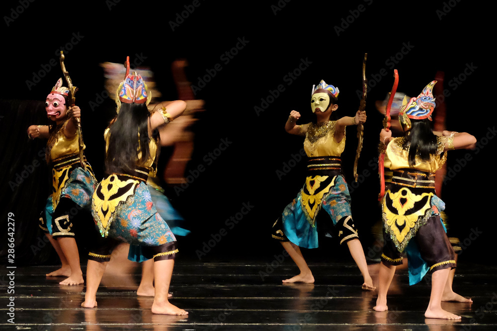Tari Topeng Panji / Panji Traditional Dance. Traditional mask dance ...