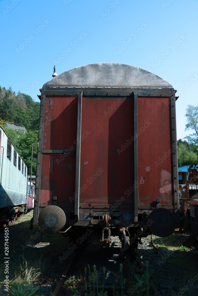 alte Züge, Eisenbahn-Friedhof, lost place Eisenbahn Stock Photo | Adobe ...