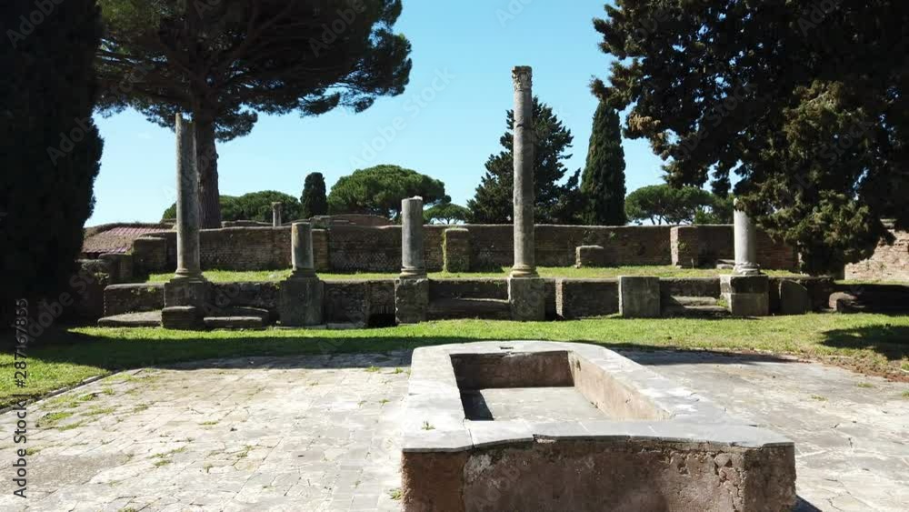 A look at the beautiful Roman ruins in the archaeological excavations ...