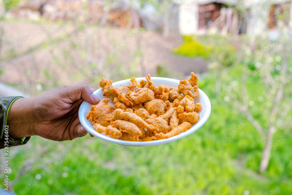 Crispy Kanda bhaji,Pyaj Pakode,fried onion pakoda,onion bhaji with pav ...