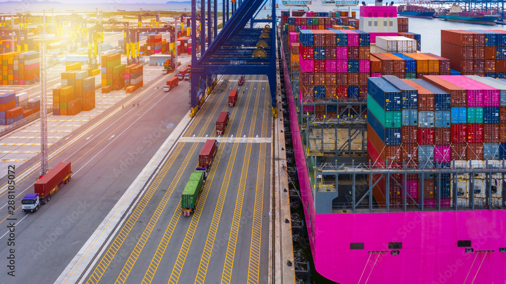 Foto de Container ship loading and unloading in deep sea port, Aerial ...