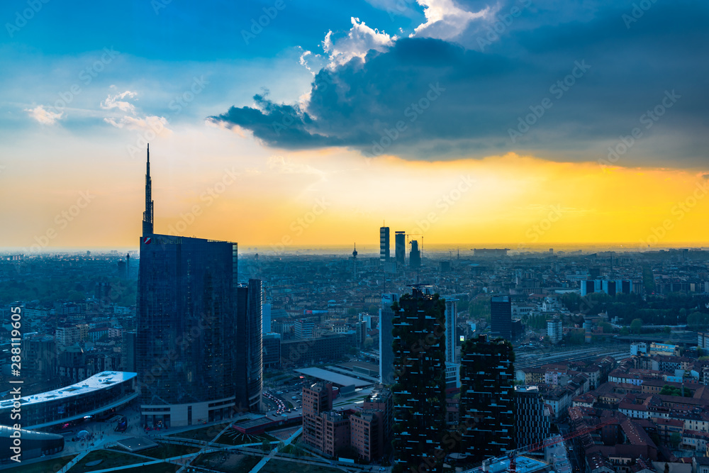 Milano dall'alto, grattacieli di Porta Nuova Garibaldi Stock Photo ...