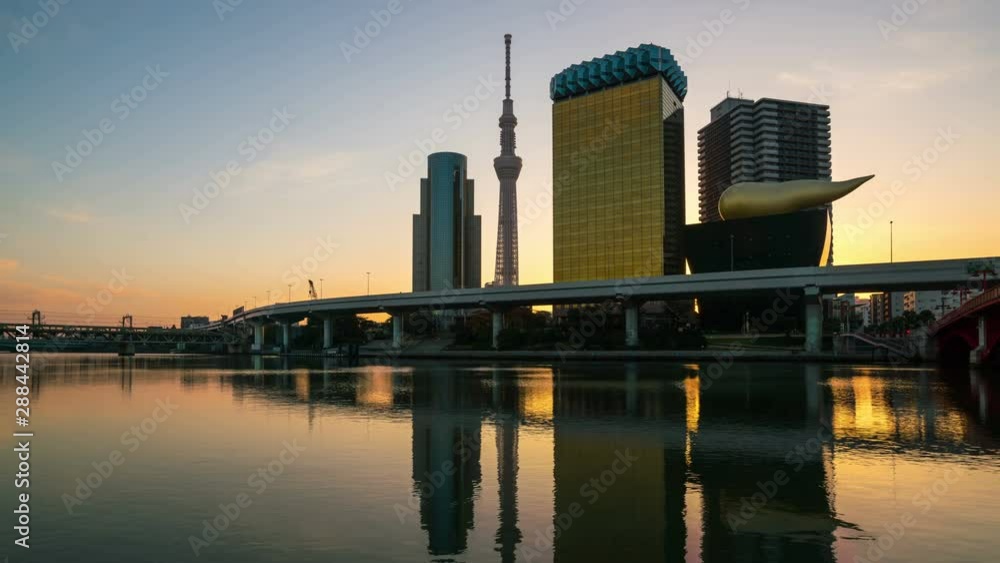 Sunrise time-lapse of Tokyo skyline on Sumida river and Tokyo sky tree ...