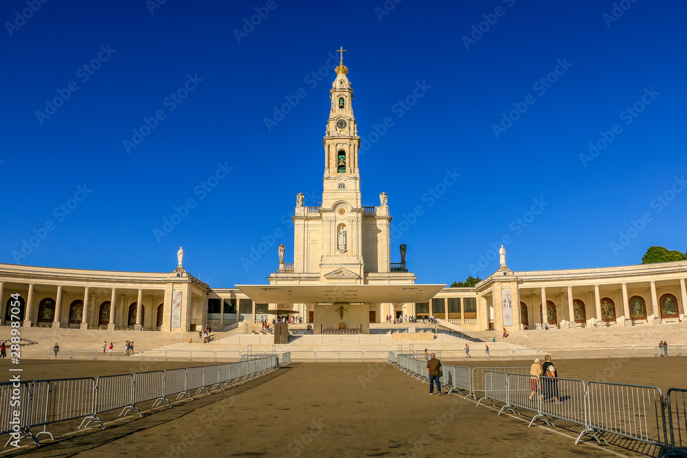 Fatima Sanctuary - Portugal - Holy Place where the Virgin Mary appeared ...