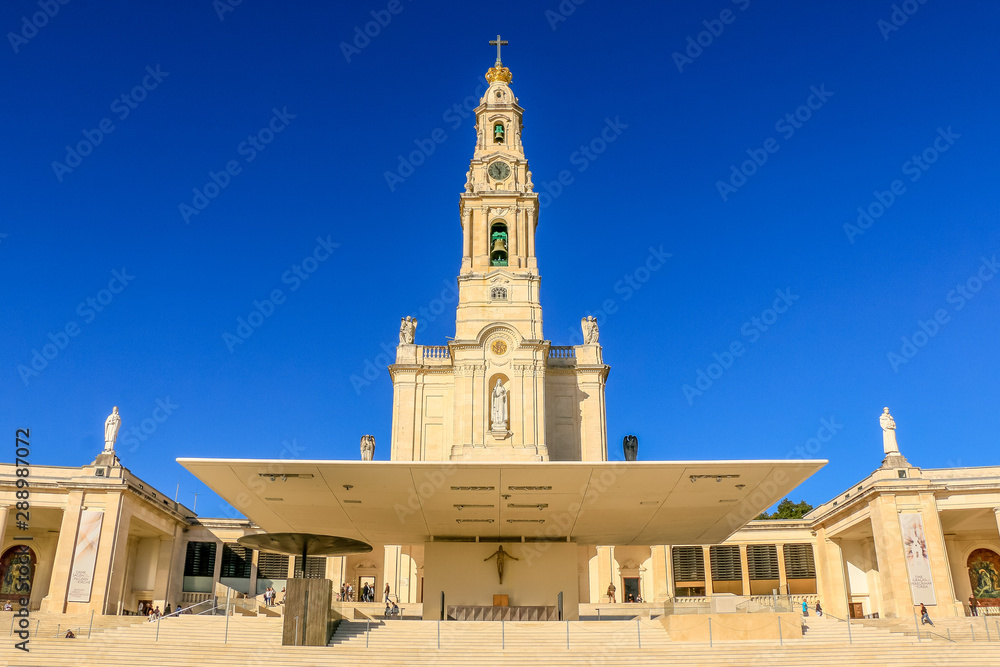 Fatima Sanctuary - Portugal - Holy Place where the Virgin Mary appeared ...
