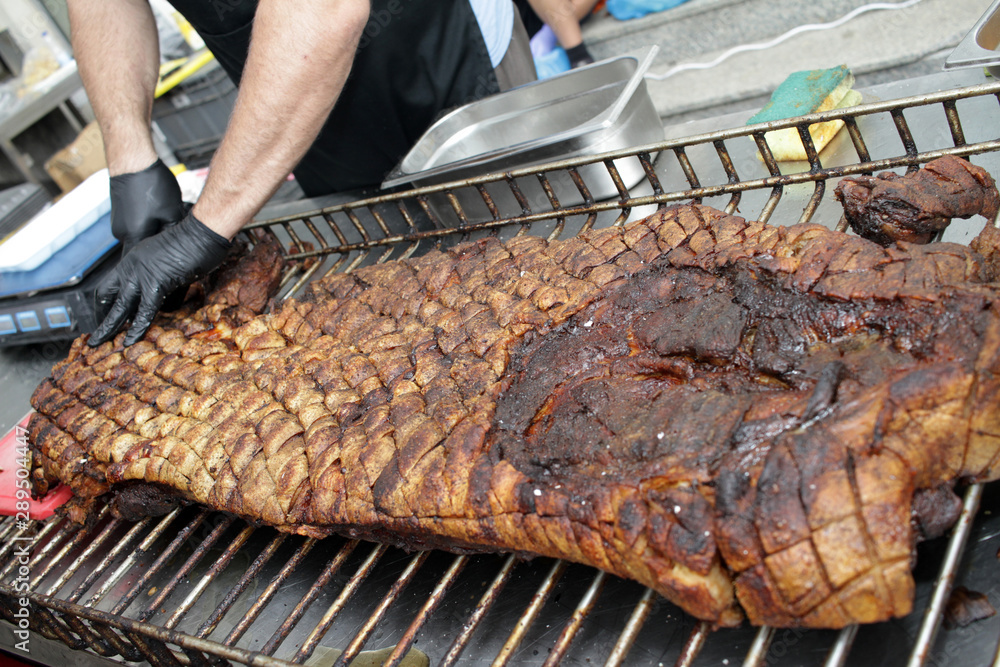 Foto de Roasted pork meat. Swine, pig, hog, sow on a barbeque. Grilled ...