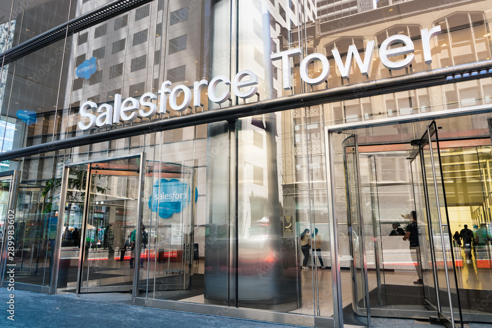 August 21, 2019 San Francisco / CA / USA - Salesforce Tower entrance ...