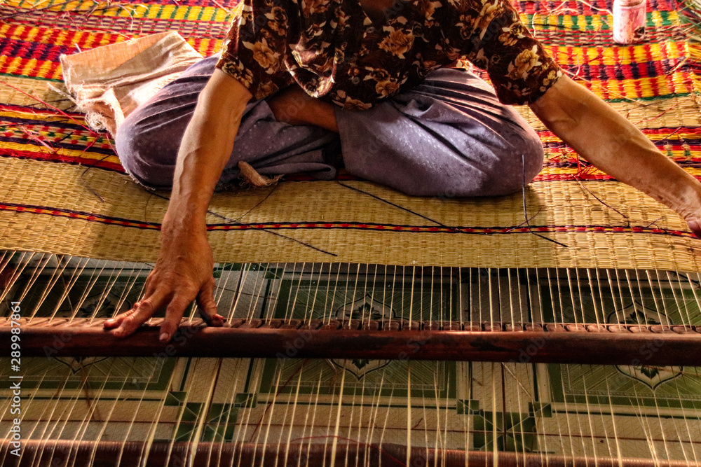 Traditional sedge mat weaving in Duy Vinh Sedge Mat Craft Village in ...