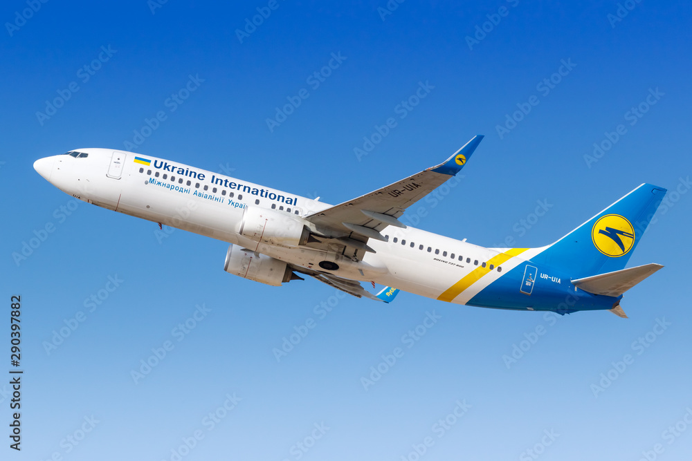 Ukraine International Airlines Boeing 737-800 airplane Stock Photo ...