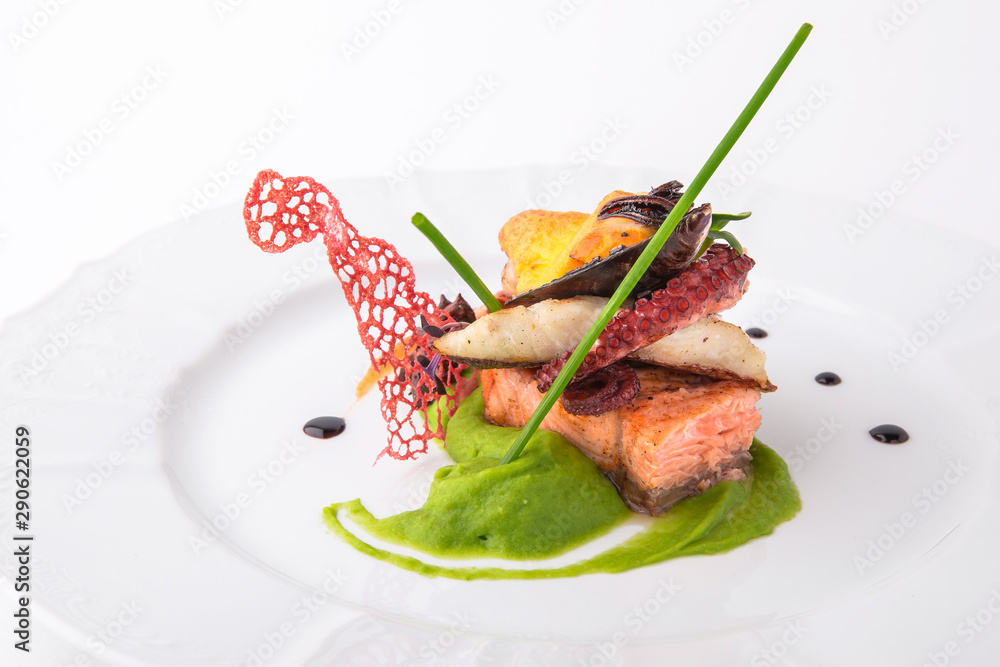 Luxurious seafood platter: king prawns, baked mussels with cheese ...