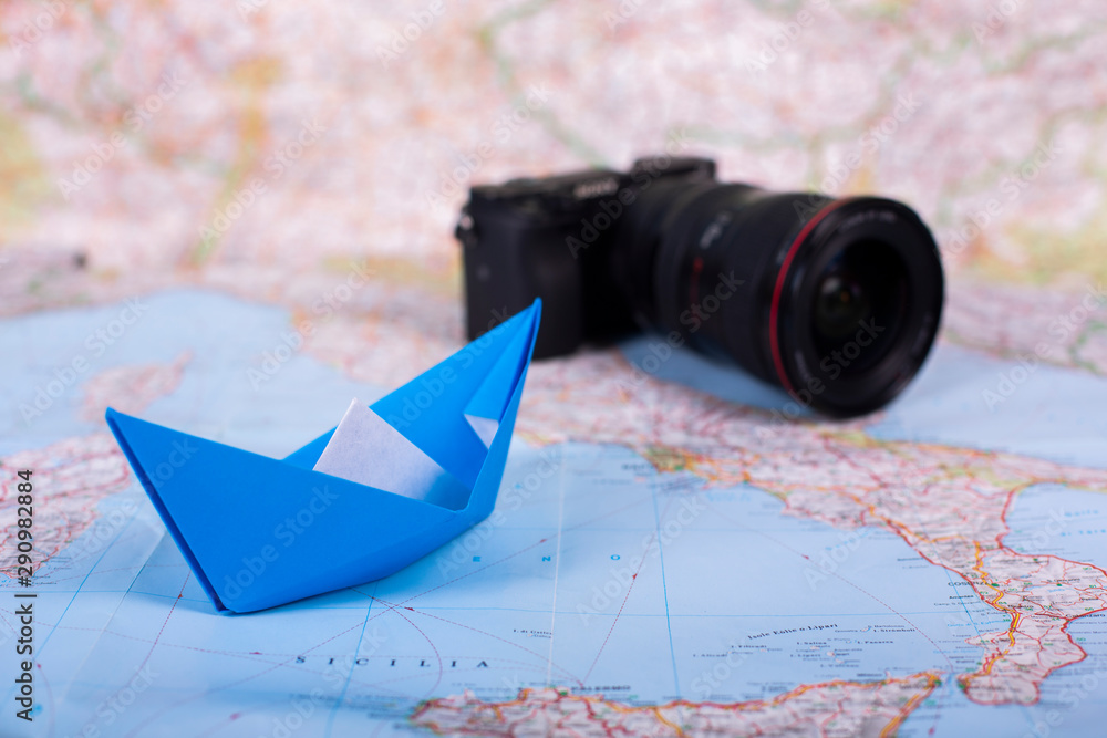 Travel holiday vacation tourist concept origami handmade papercraft ...