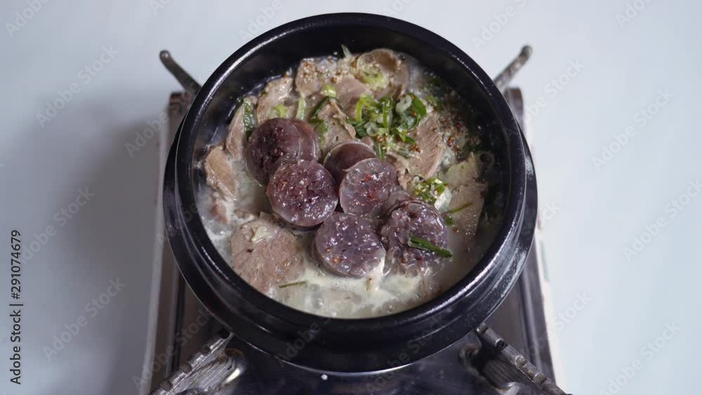 Korean food : Sundaeguk. This dish consists of sundae, which is steamed ...