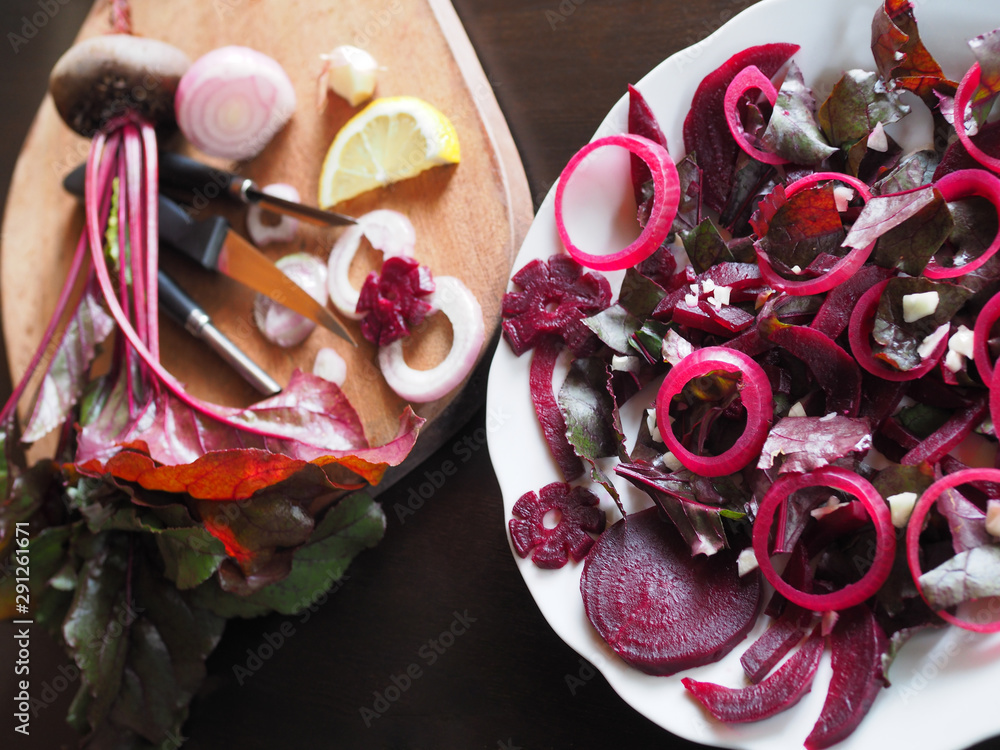 Vegetable Carving With Beetroot