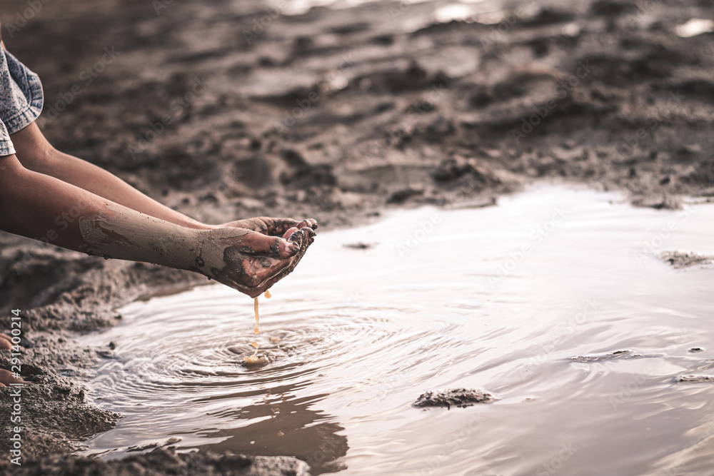 The little boy waiting for drinking water to live through this drought ...