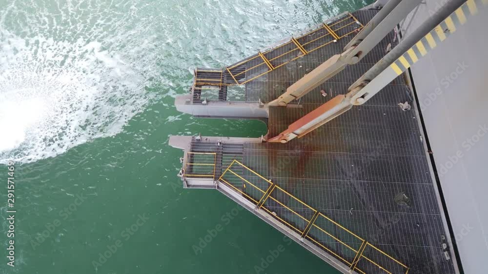 Texas deck on an offshore jack up drilling rig in the shipyard vídeo de ...