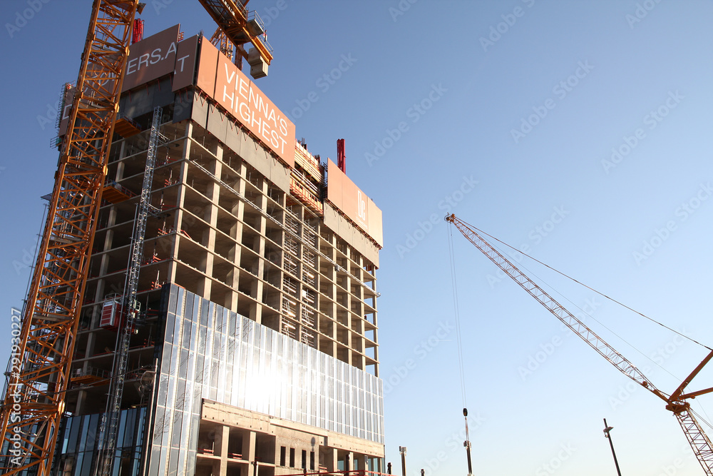 Foto de VIENNA - SEPTEMBER 6: Construction of DC Tower 1 building on ...
