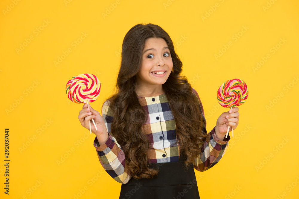Foto Stock Harmful food. Crazy about sweets. Sugar addiction. Happy kid ...