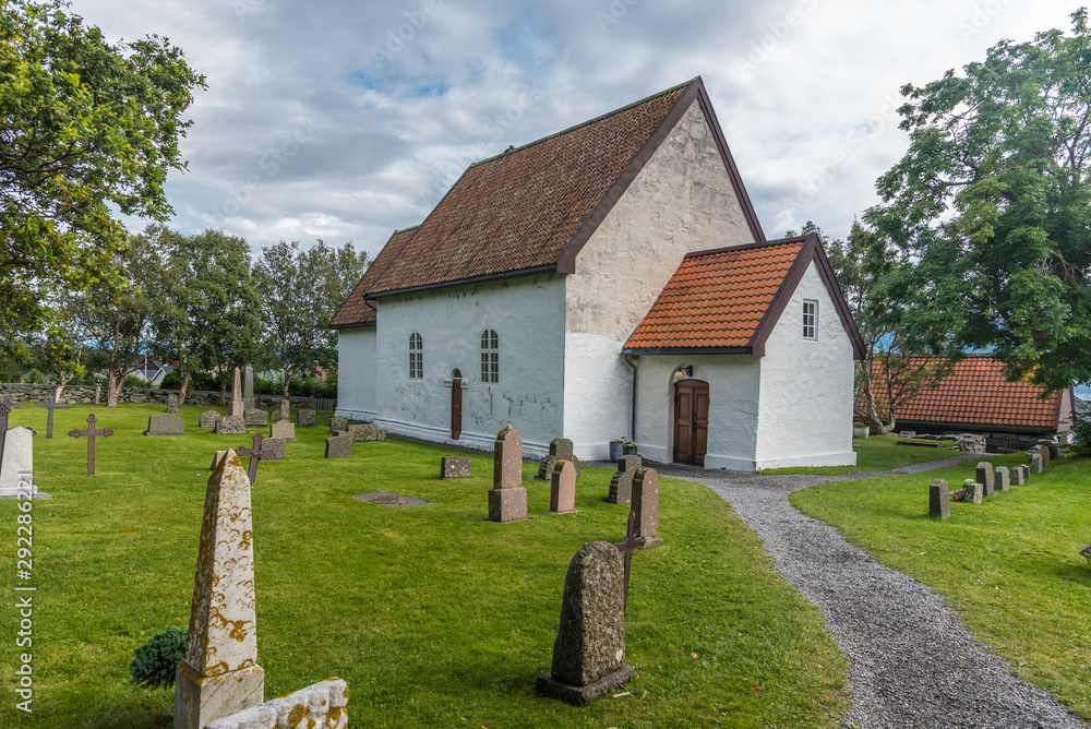 Marmorkirche auf der Insel Giske bei Ålesund, Norwegen Stock-Foto ...
