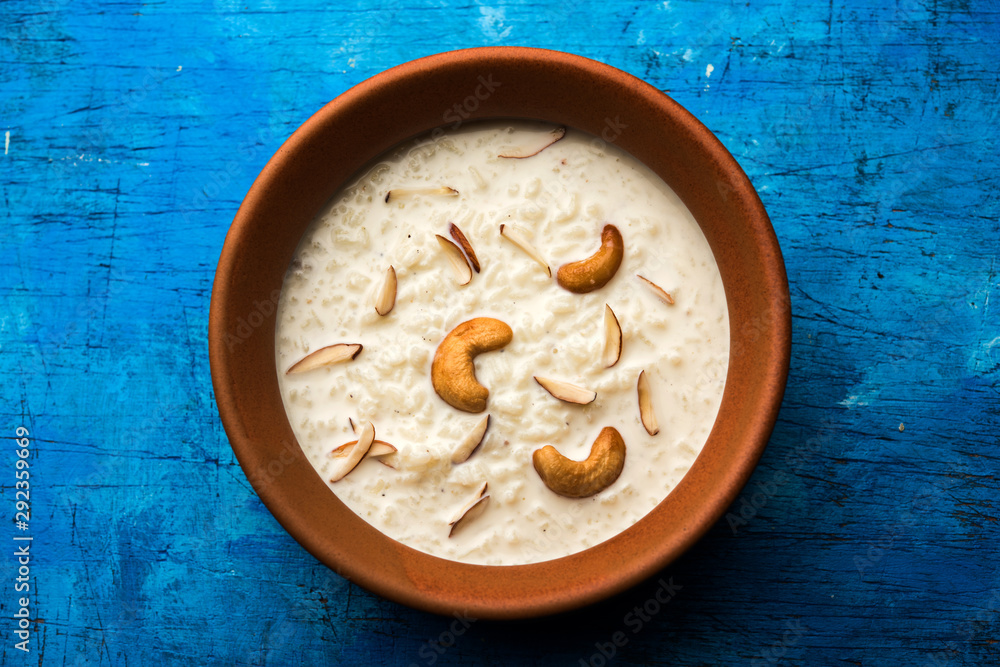 Foto de Rice Kheer or Firni or Chawal ki Khir is a pudding from Indian ...