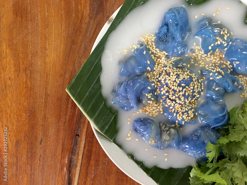 Steamed Tapioca Balls filled with Pork Recipe and Steamed rice skin ...