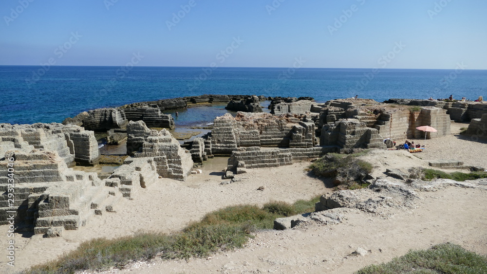 Monopoli, località balneare Capitolo, spiaggia libera d Torre Cintola ...
