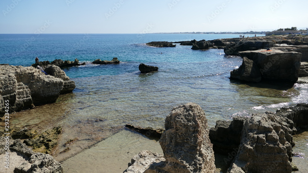 Monopoli, località balneare Capitolo, spiaggia libera d Torre Cintola ...