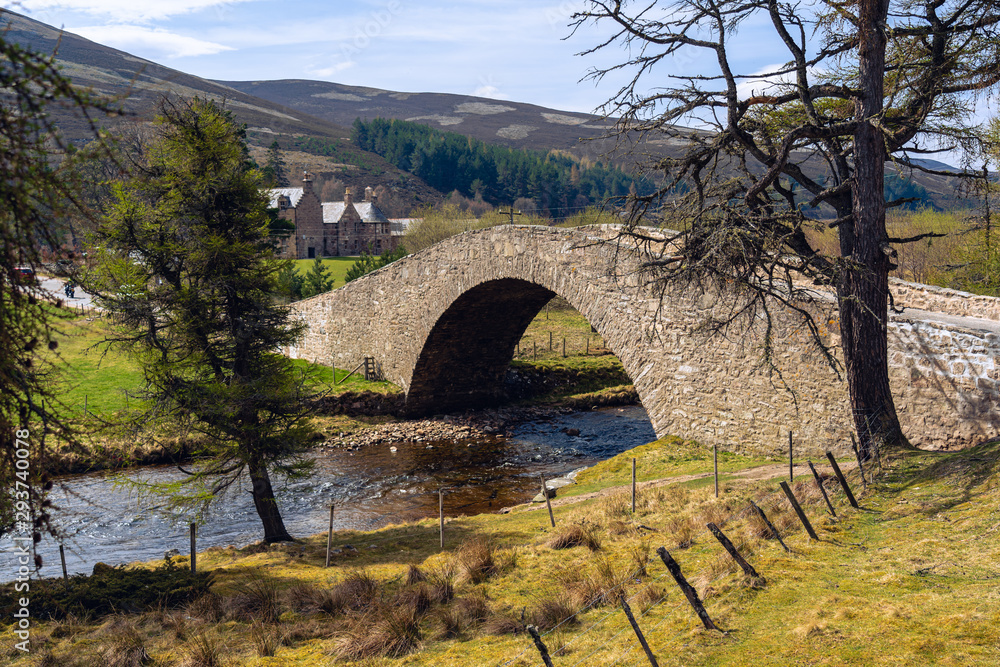 Scottish landscape with Scotland Architectural Bridge and clear water ...