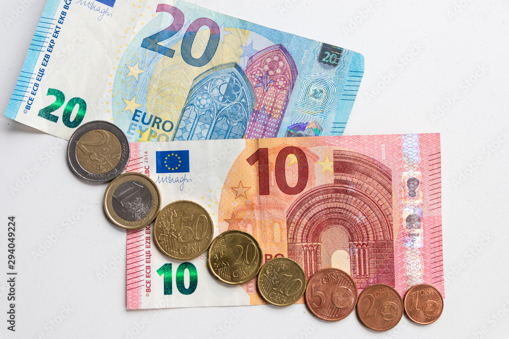 Foto de Euro-Bargeld mit 20 Euro, 10 Euro, 2 Euro, 1 Euro, 50 Cent, 20 ...
