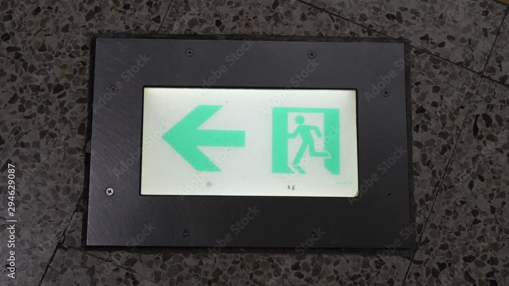 exit sign in the floor metro seoul Stock ビデオ | Adobe Stock