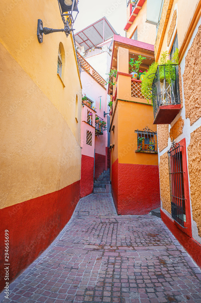 Kiss alley in Guanajuato. Colonial and colorful alleys with balconies ...