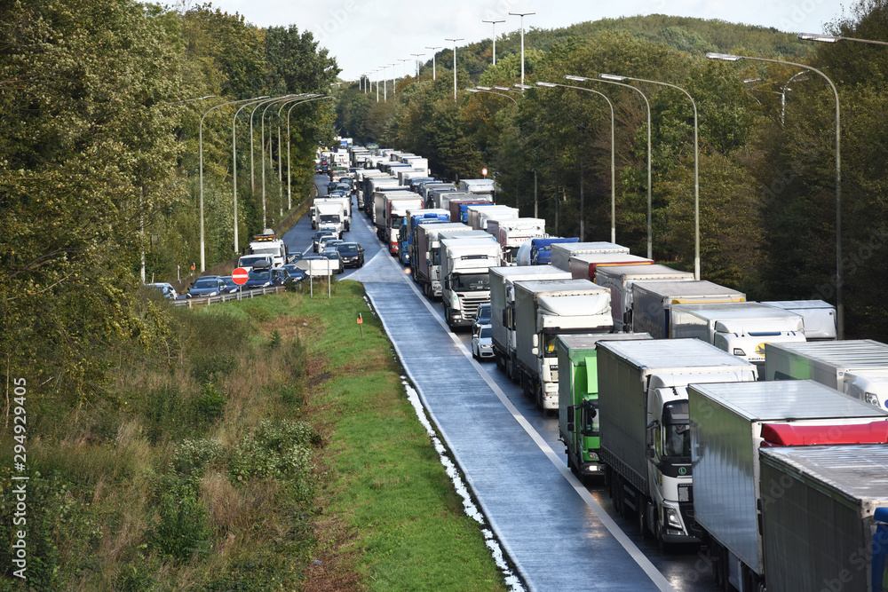 transport TIR camion embouteillage bouchon circulation trafic Stock ...