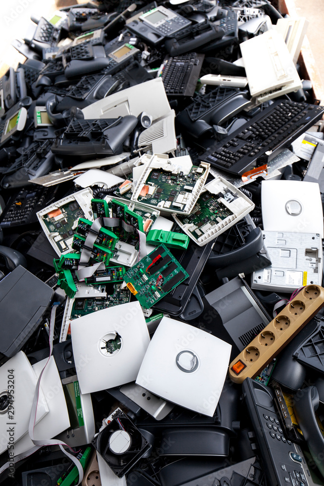 Elektroschrott in Container. Circuit Board, technology , Electronic ...