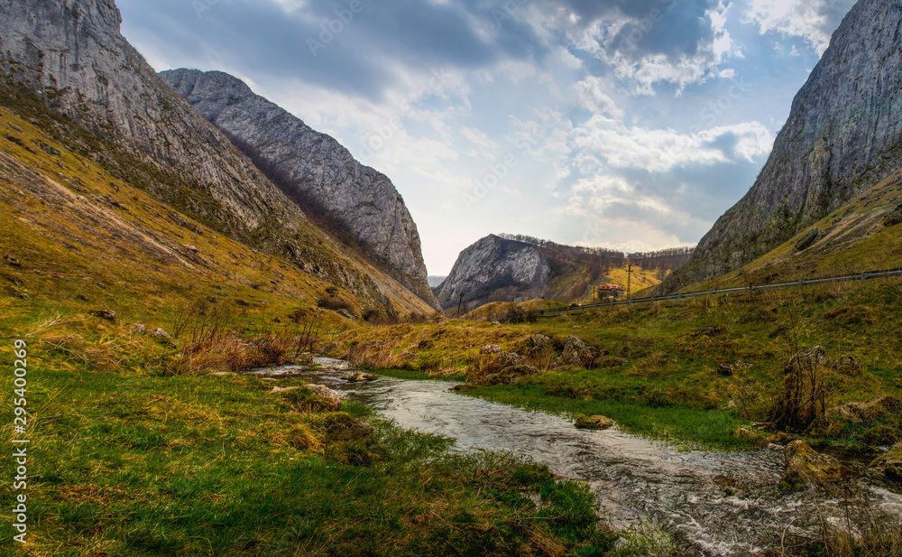 Valisoara Gorges panorama in Apuseni Mountains, Transylvania region ...