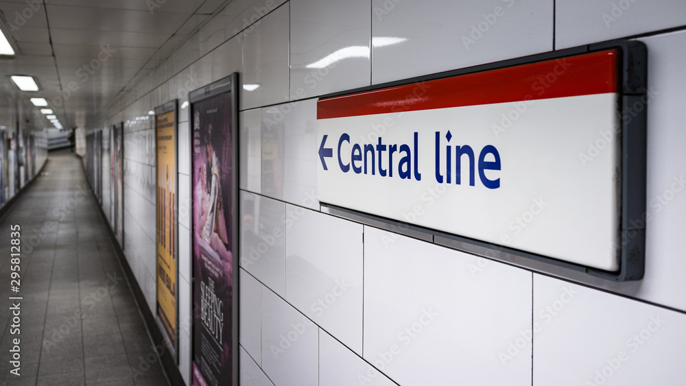 Central Line sign. Direction sign on the wall of a London Underground ...
