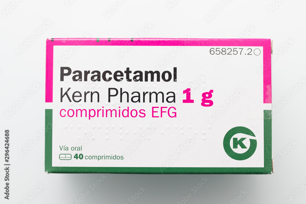 Galicia, España - Octubre 16 2019: A packet of Paracetamol 1g Caplets ...