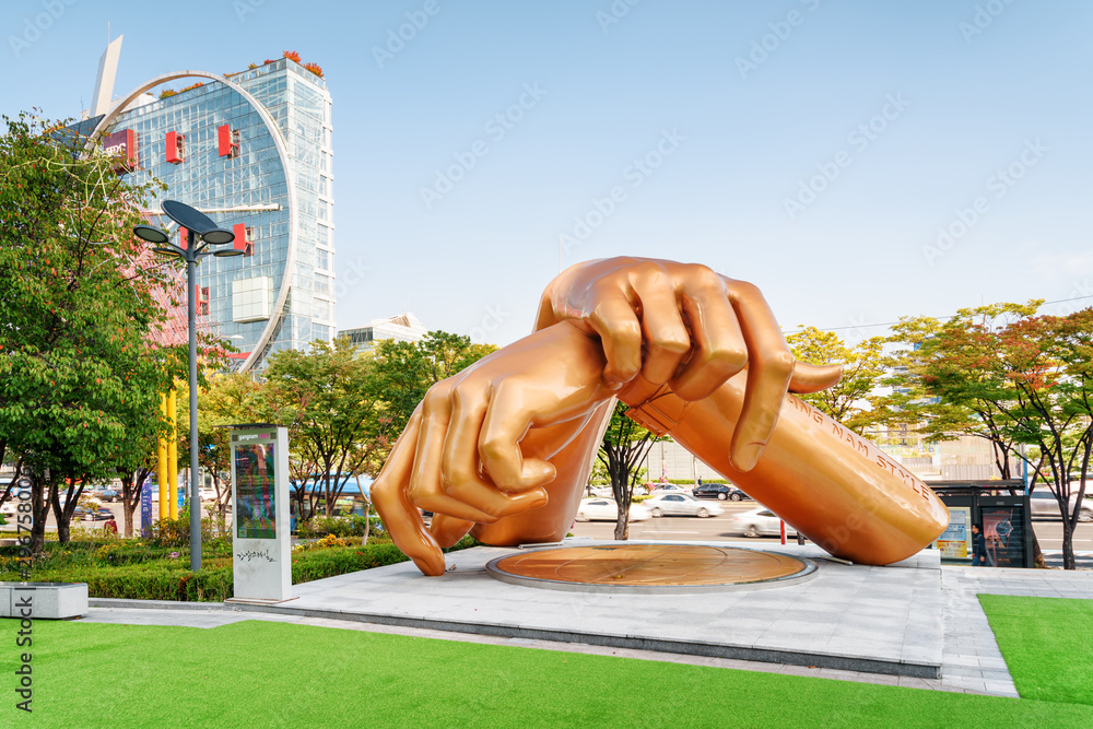 Statue of Gangnam Style is a new landmark of Seoul foto de Stock ...