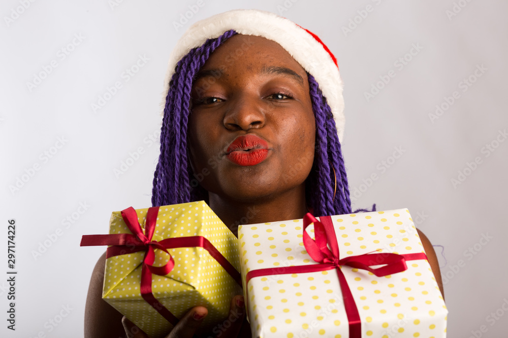 Beauty Christmas Fashion Model Girl Holding Xmas T Box Beautiful