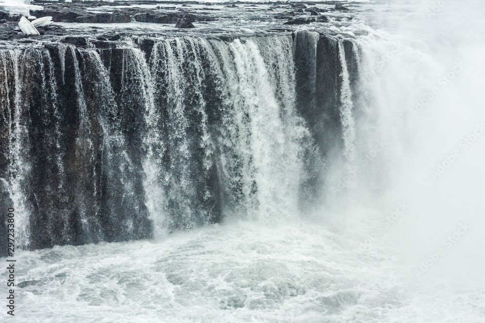 Foto de Selfoss waterfall (part of Jökulsá á Fjöllum river in the north ...