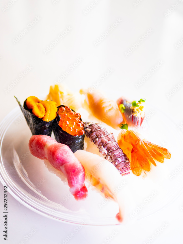 Japanese sushi (tuna, sea urchin, salmon, shrimp, shrimp, hamachi, sea ...