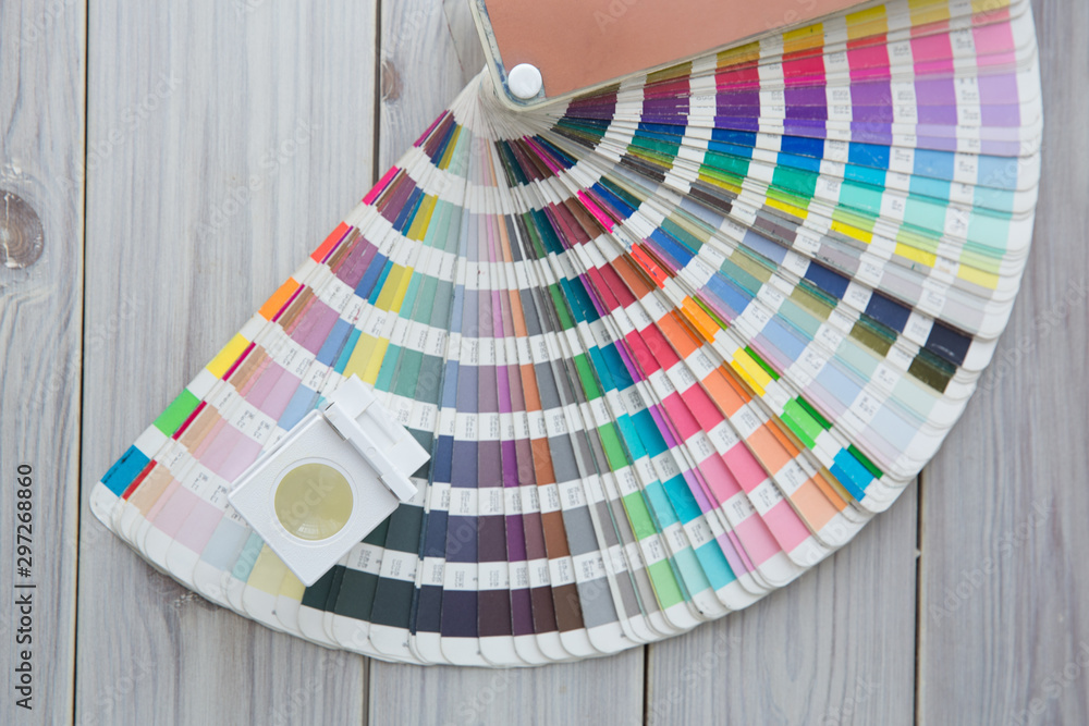 Foto de sample colors catalogue pantone or colour swatches book do ...