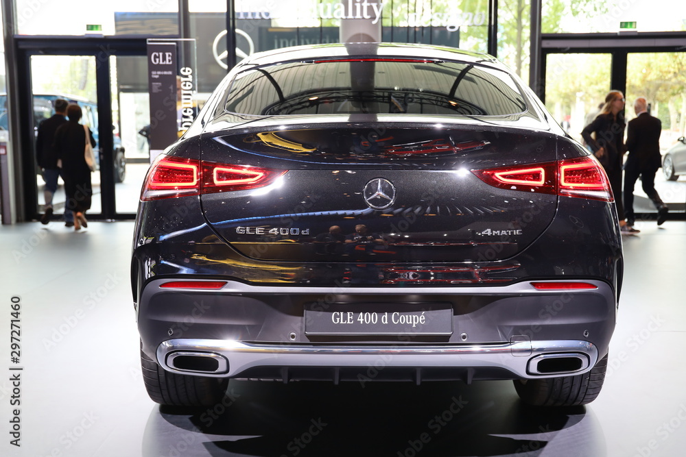 Mercedes Benz - GLE 400 d 4Matic Coupe - car back view with LED ...