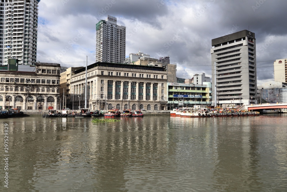 MANILA, PHILIPPINES - NOVEMBER 25, 2017: Manila city skyline with ...
