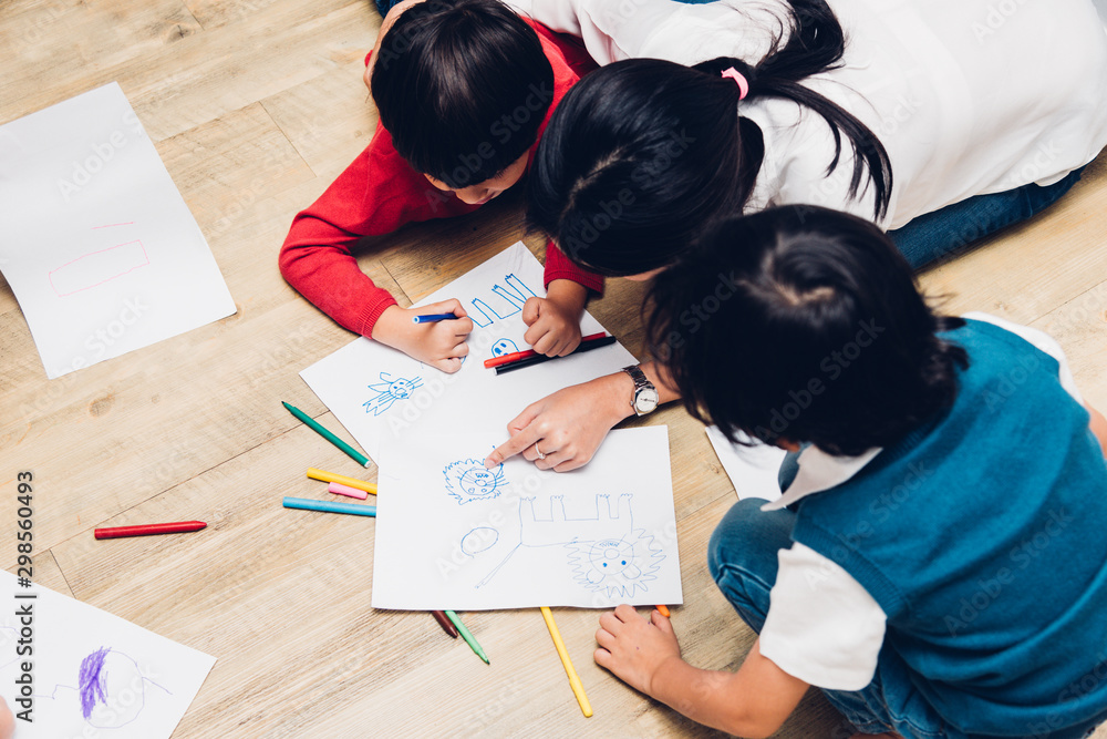 Family happy children group kid boy and girl kindergarten paint drawing ...
