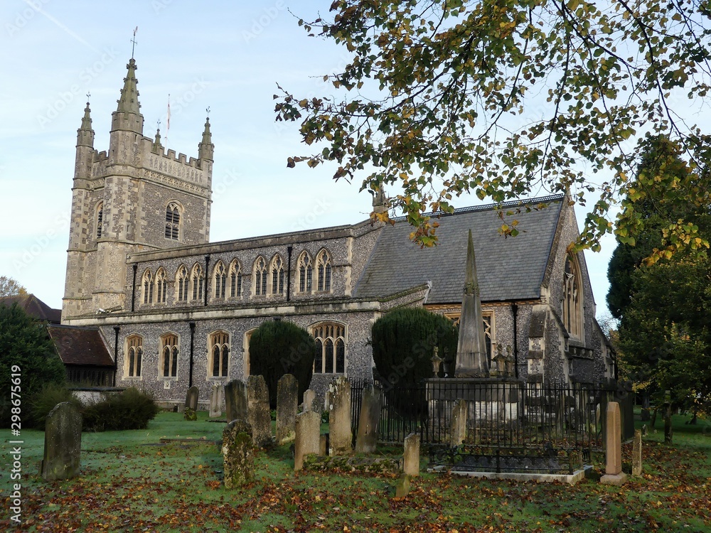 Foto de St. Mary and All Saints Church, Beaconsfield. The burial place ...