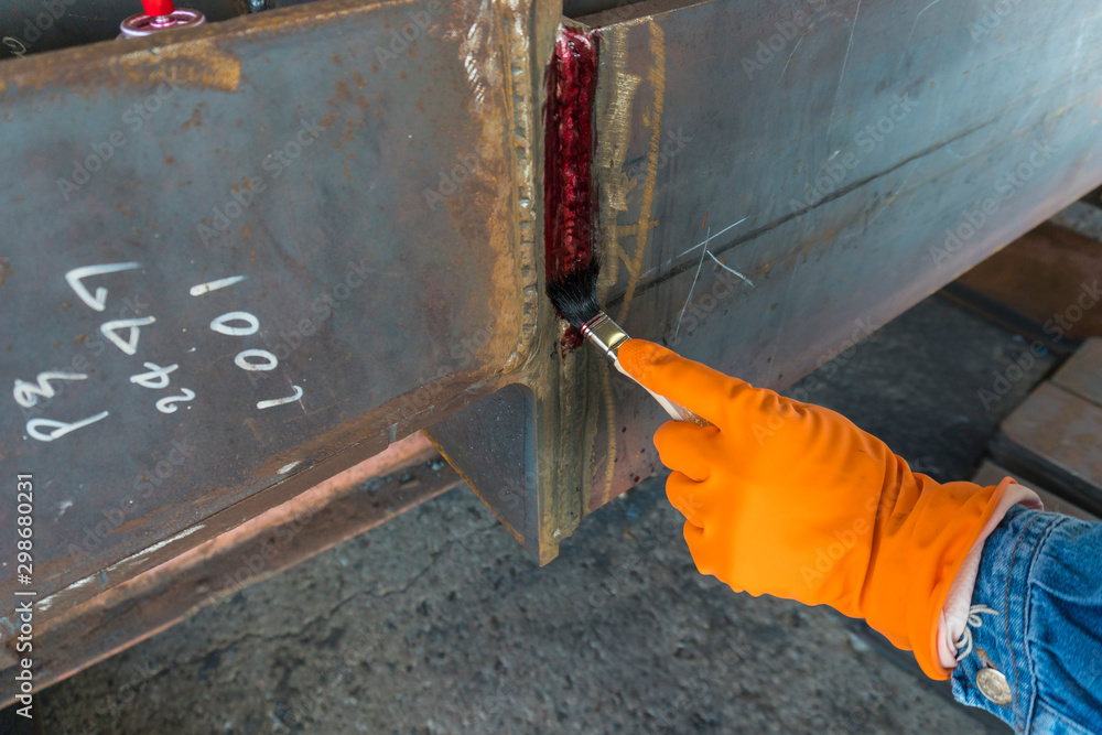 Step to use brush apply Liquid Penetrant into the welded for Non ...