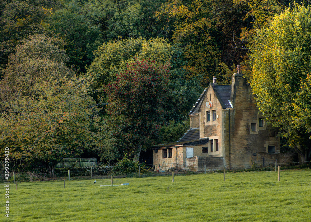The lodge in the woods built at the entrance to the Milner Field Estate ...
