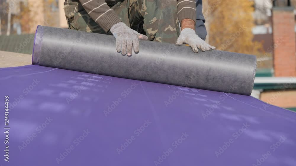 Installation of the roof base. Flooring substrate under the roof ...