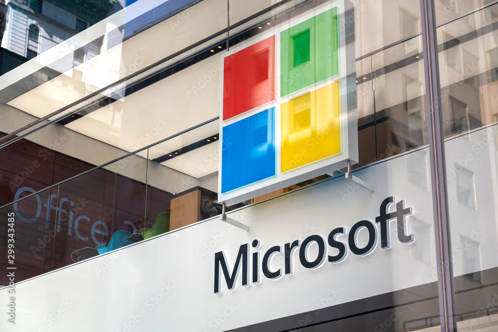 Microsoft logo close up. Microsoft Flagship Store Fifth Avenue ...